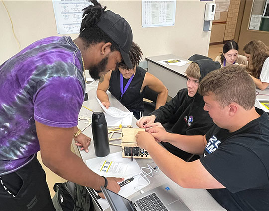 Alfred University Engineering Academic Institute class teaches high ...